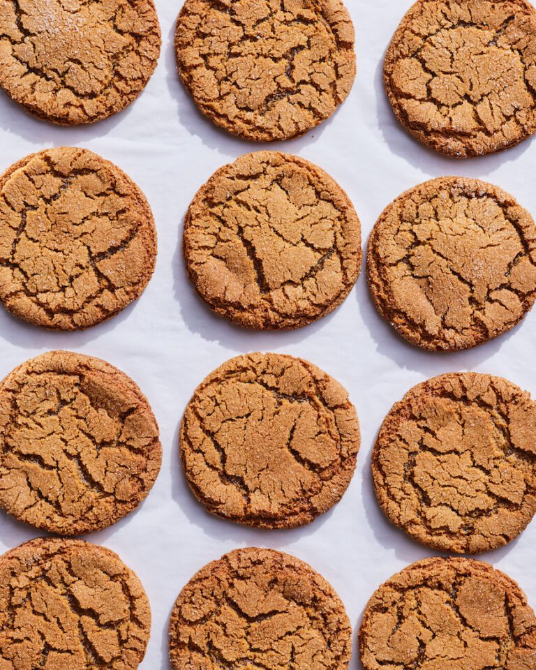 Soft and Chewy Molasses Cookies Recipe - Easy Homemade Holiday Cookies!