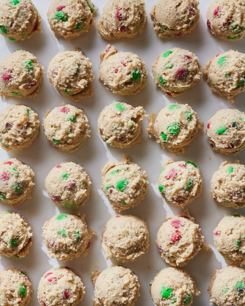 Perfect Christmas M&M Cookies - What's Gaby Cooking
